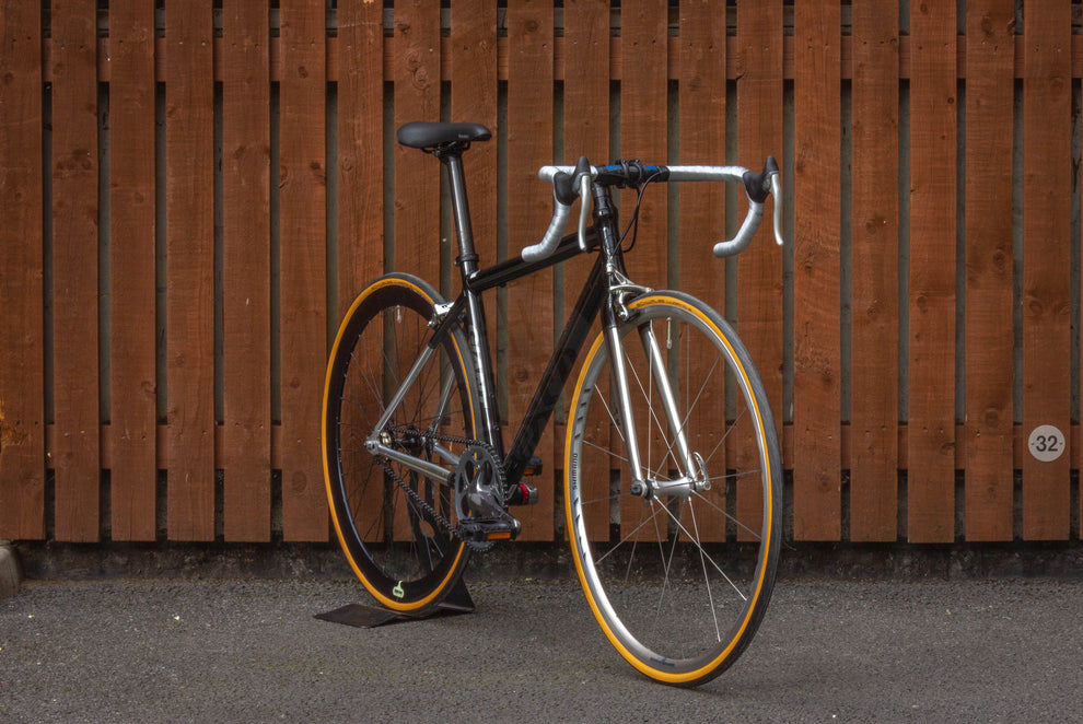 Giant Bowery "09 single speed road bike 8kg – Roger Garage Custom Bikes